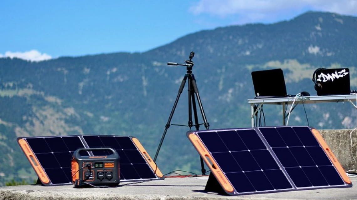 Notstromaggregate mit Solarpanels im Test 2024