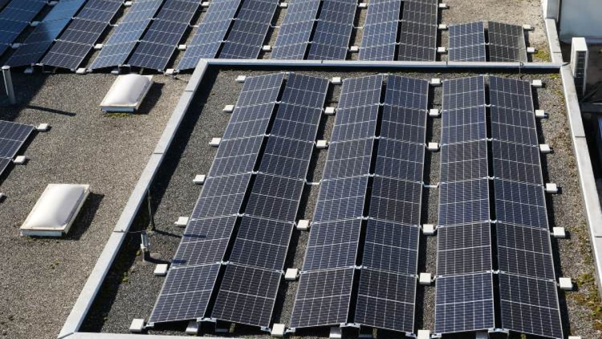 Lager-, Industrie- und Gewerbehallen PV-Anlage: Vorteile & Kosten